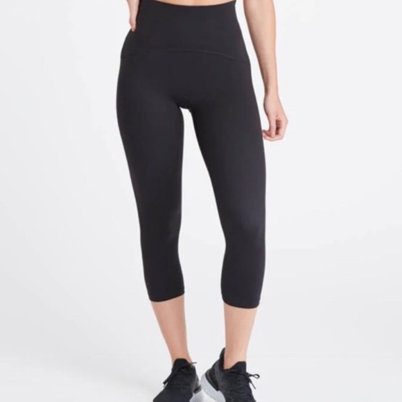 SPANX | Pants & Jumpsuits | Spanx By Sara Blakely Capri Length Athletic ...